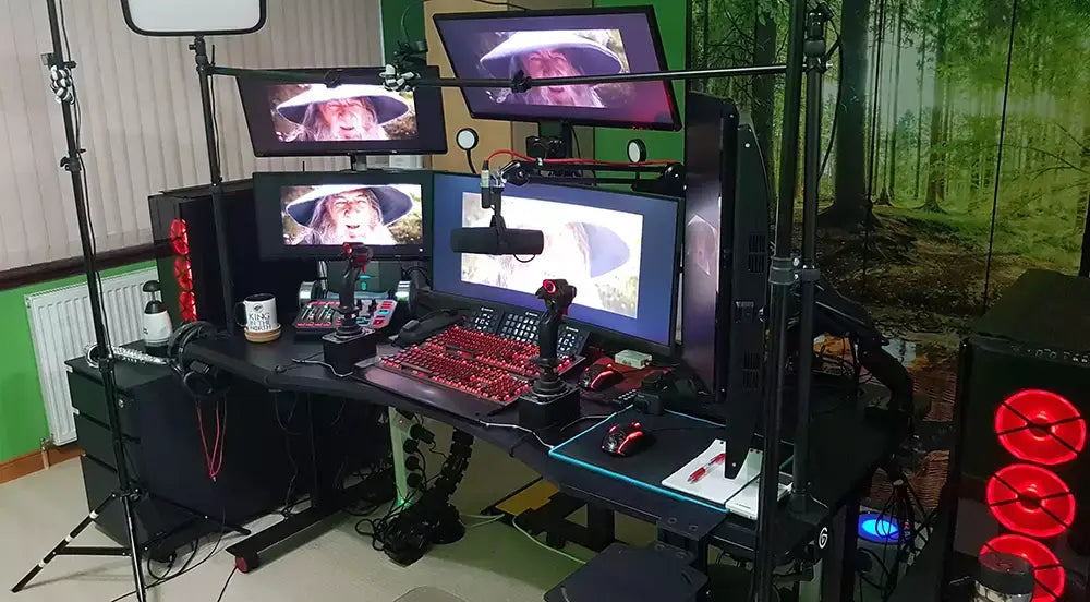Gaming Desks for Streamers : What to Look For – Halberd